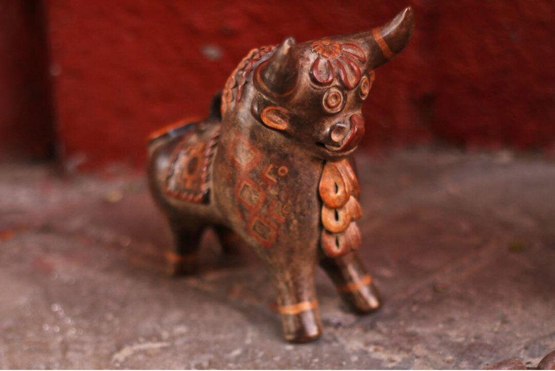 Pukara Bull / "vintage" Peruvian Bull / Torito De Pucara /pottery ...