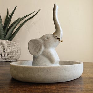 3D Printed Elephant Ring Holder With Tray | Elephant Decor | Jewelry ...