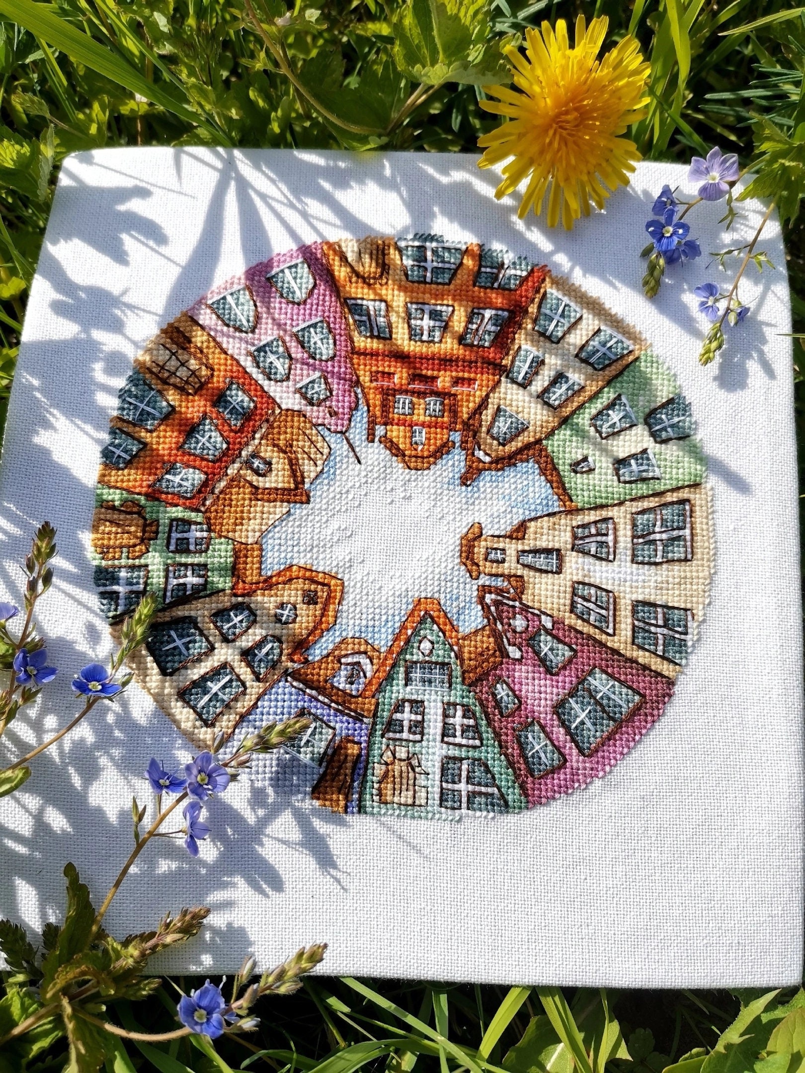 Cross Stitch Pattern, Old Courtyard Embroidery, Backstitch, Half Cross ...