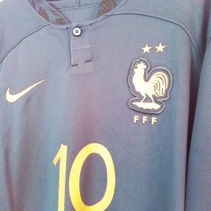 Kylian Mbappe Personally Signed the Jersey of the French National ...