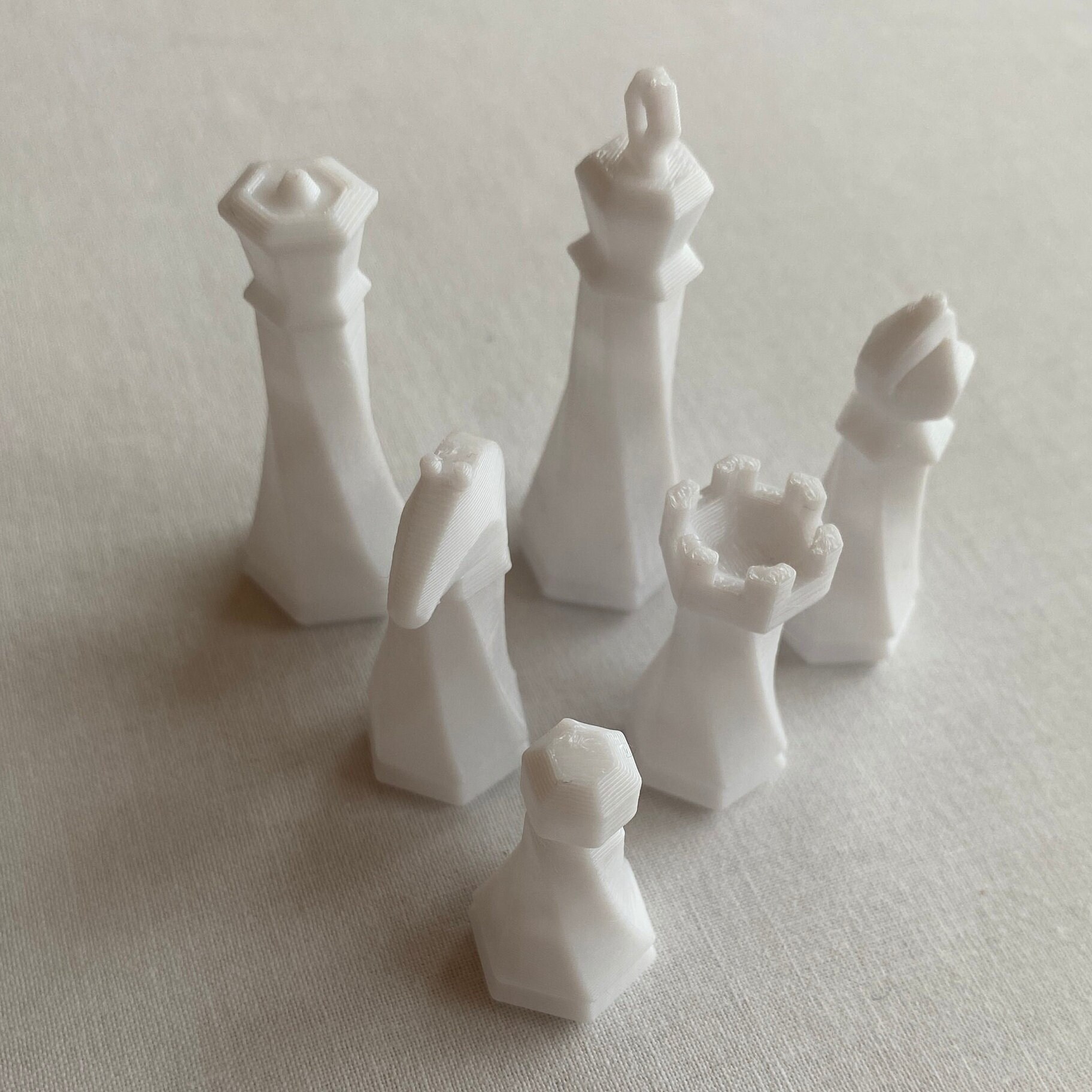 Hexagonal Desing Chess Piece Collection, 6pcs Set of Desing Chess ...