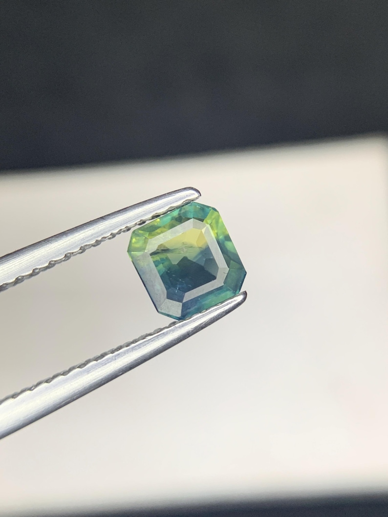 No Heat 0.90 Ct Bi Color Sapphire From Madagascar 5.1x4.9x2.8mm for ...