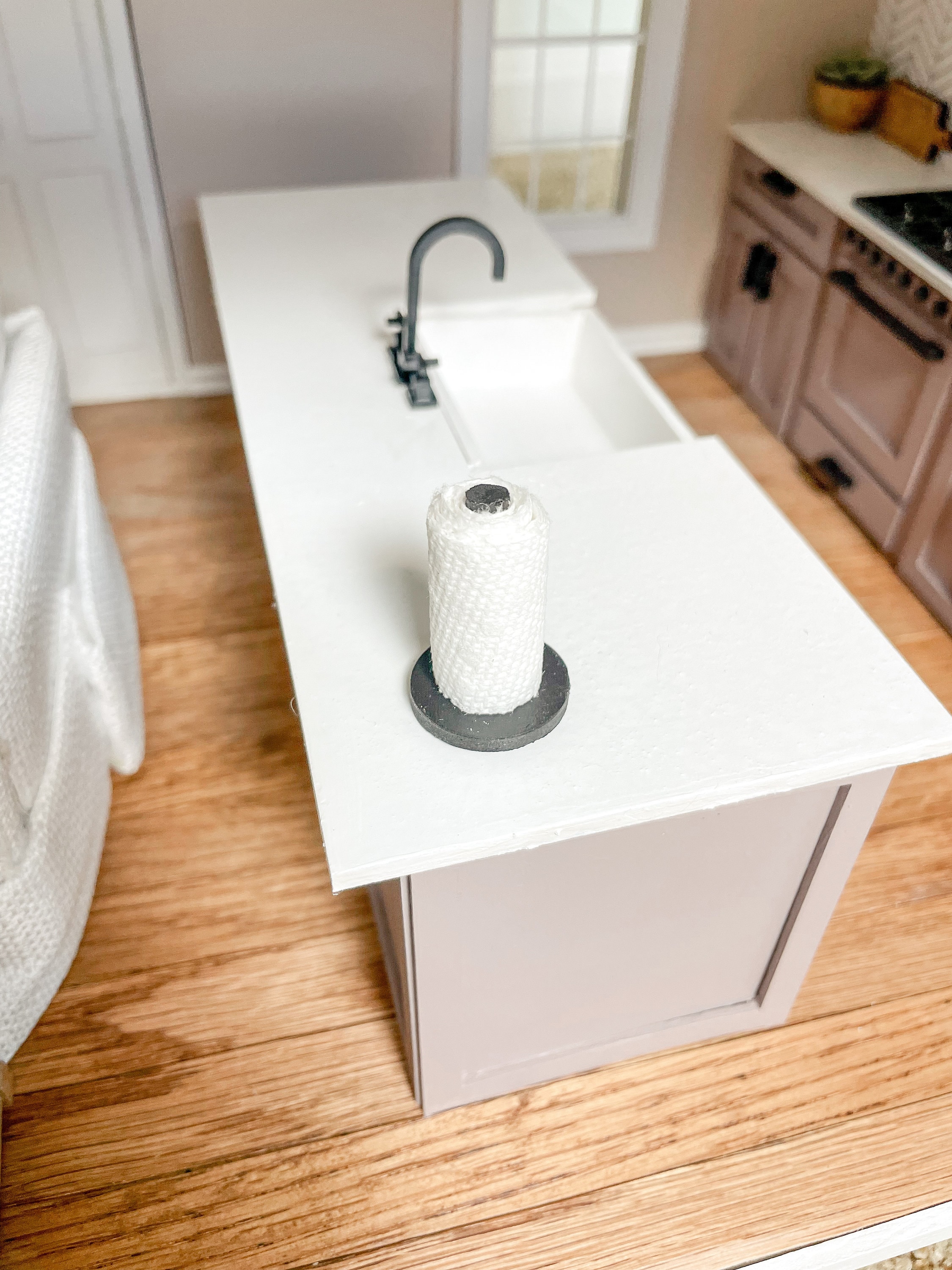 Dollhouse Miniature Paper Towel Holder, 1:12 Scale, Mini Paper Towel - Etsy