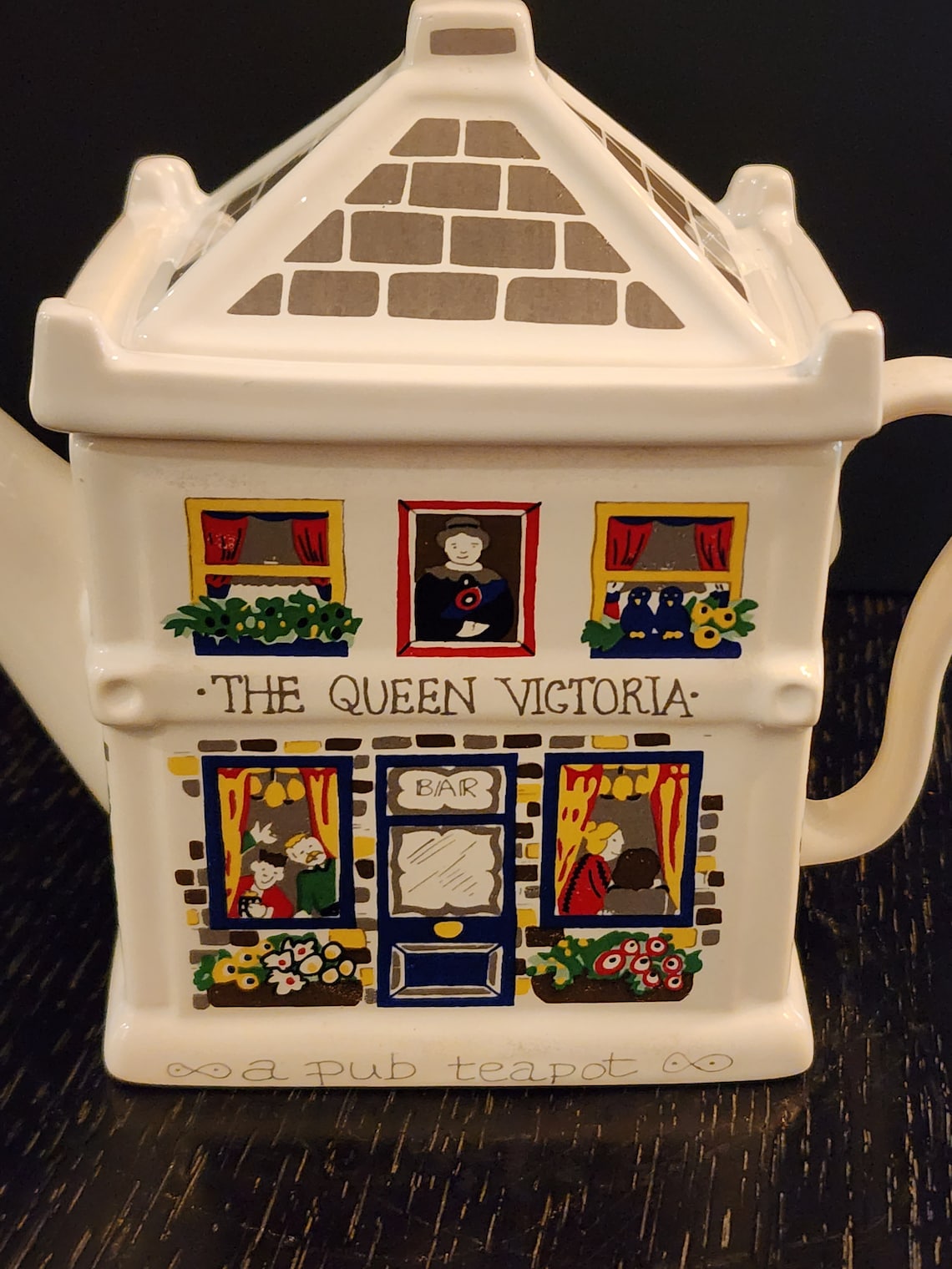 English Life Teapots, Decorative Teapot, Wade Queen Victoria Vintage ...