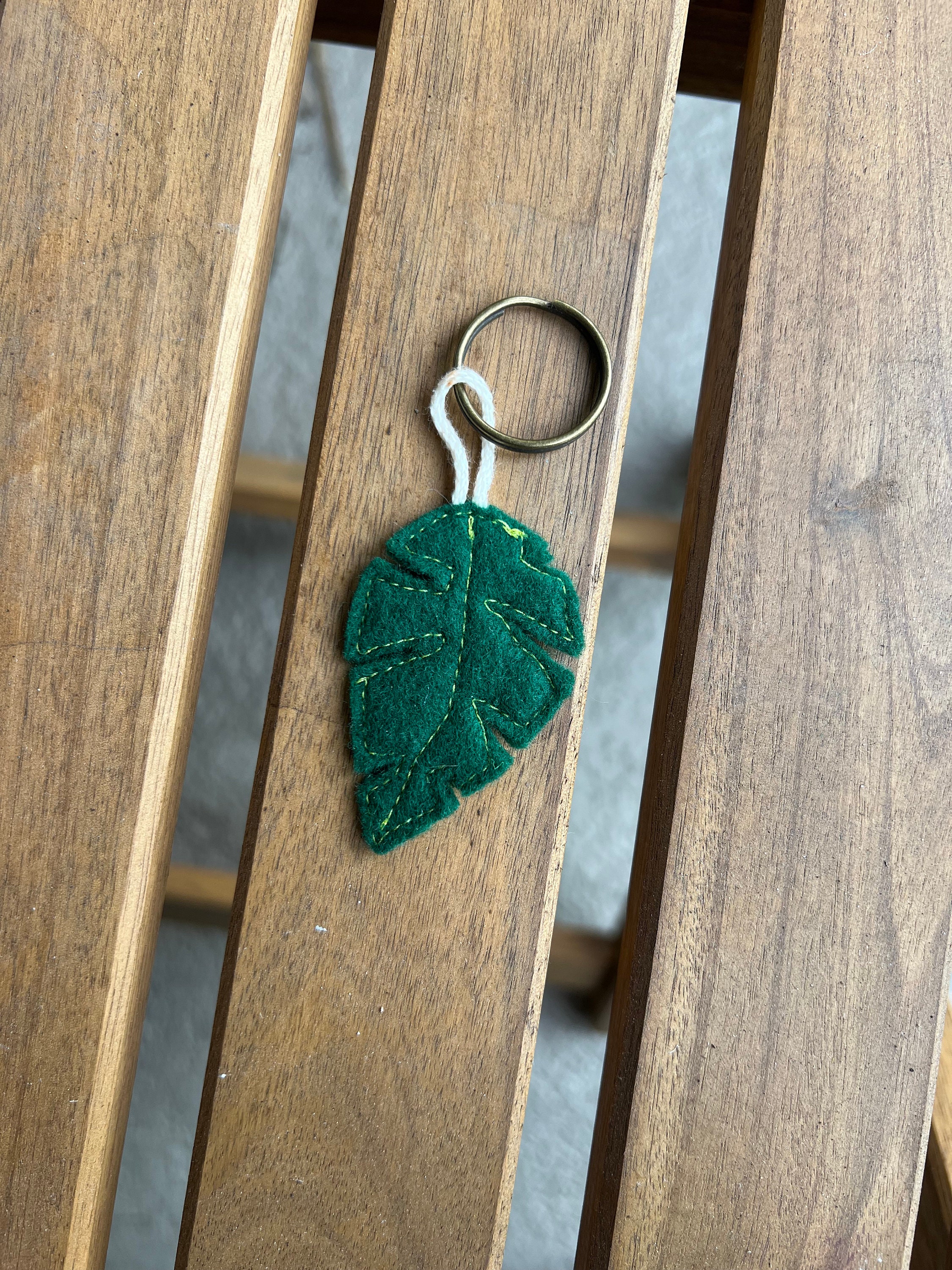 Felt Leaf Dark Green Plant Keychain - Etsy