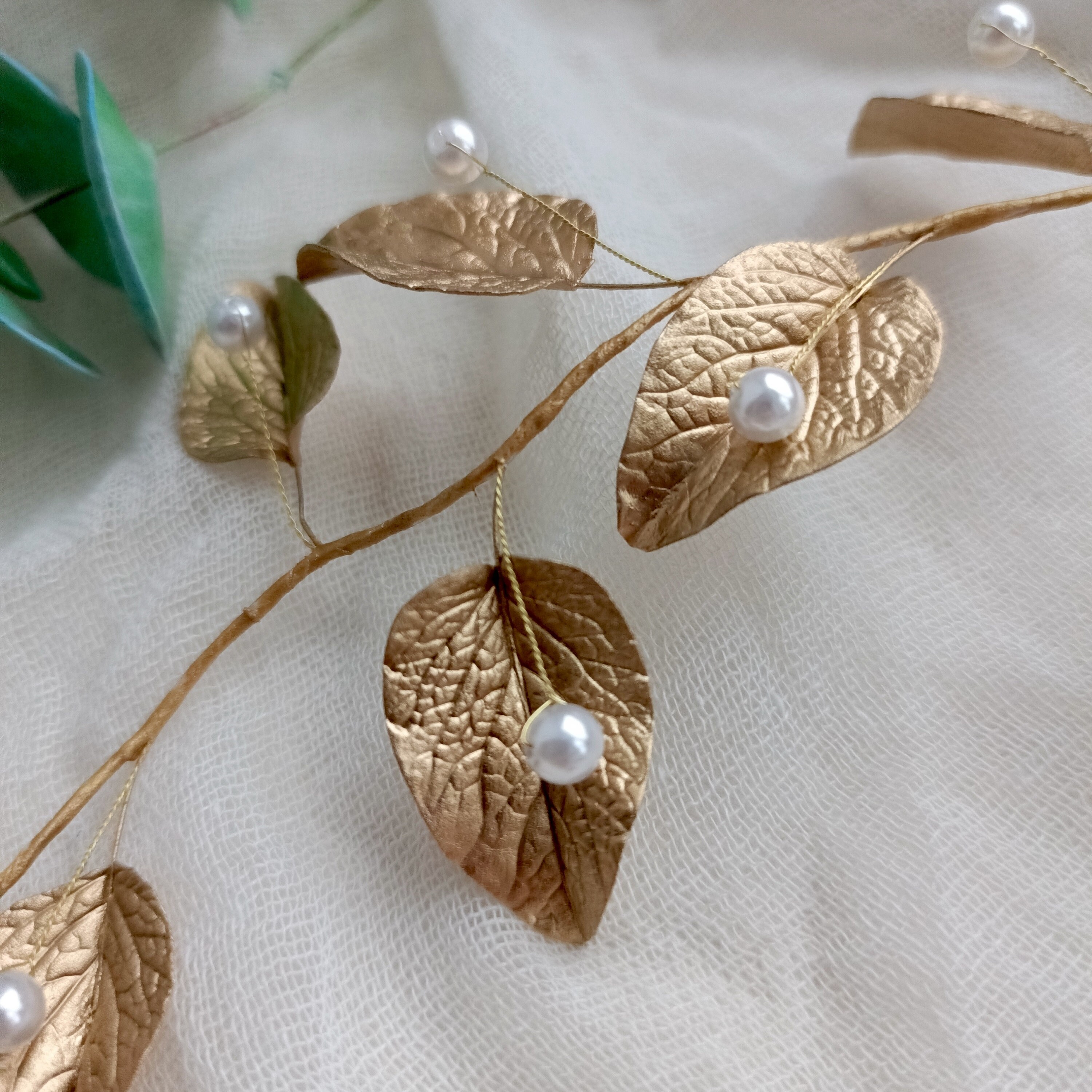 Gold Leaf Hair Pins Set. Bridal Hair Piece. Gold Leaf Vine With Pearls ...