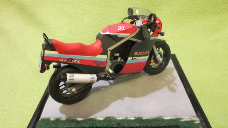 Papercraft Kit Suzuki R750 Motorcycle 3d Paper Model Crafting Kit PDF ...