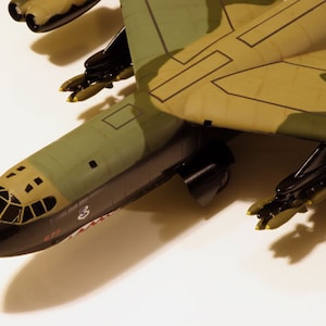 Papercraft Kit B-52 Stratofortress Airplane 3d Paper Model Crafting Kit ...