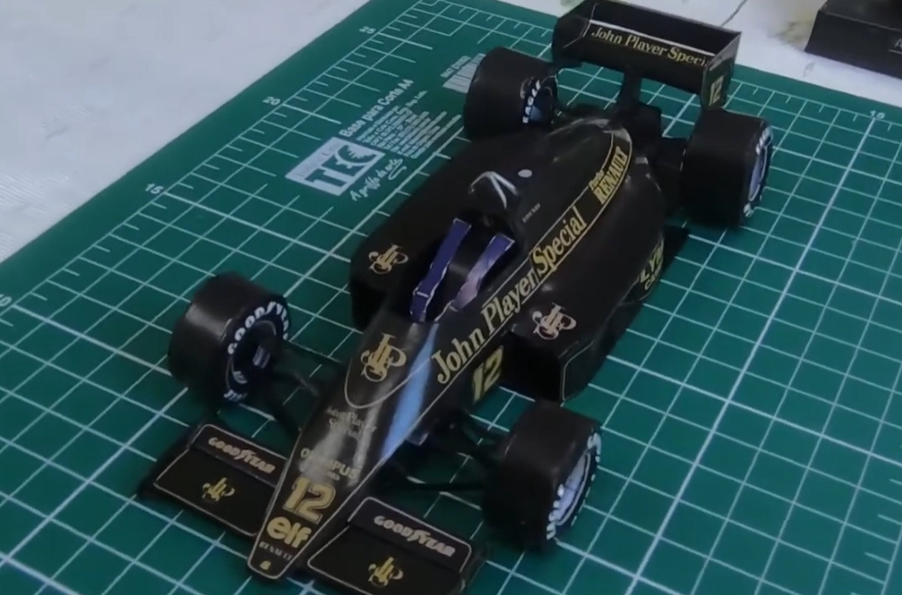 Papercraft Kit F1 Lotus 95T Race Car 3d Paper Model Crafting Kit PDF ...