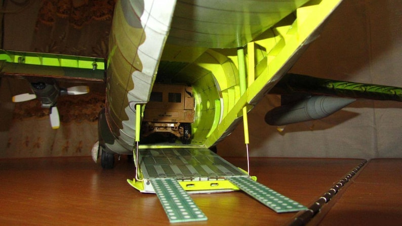 Kit PaperCraft Modèle 3D en papier d'avion Hercule C-130, plans PDF à ...