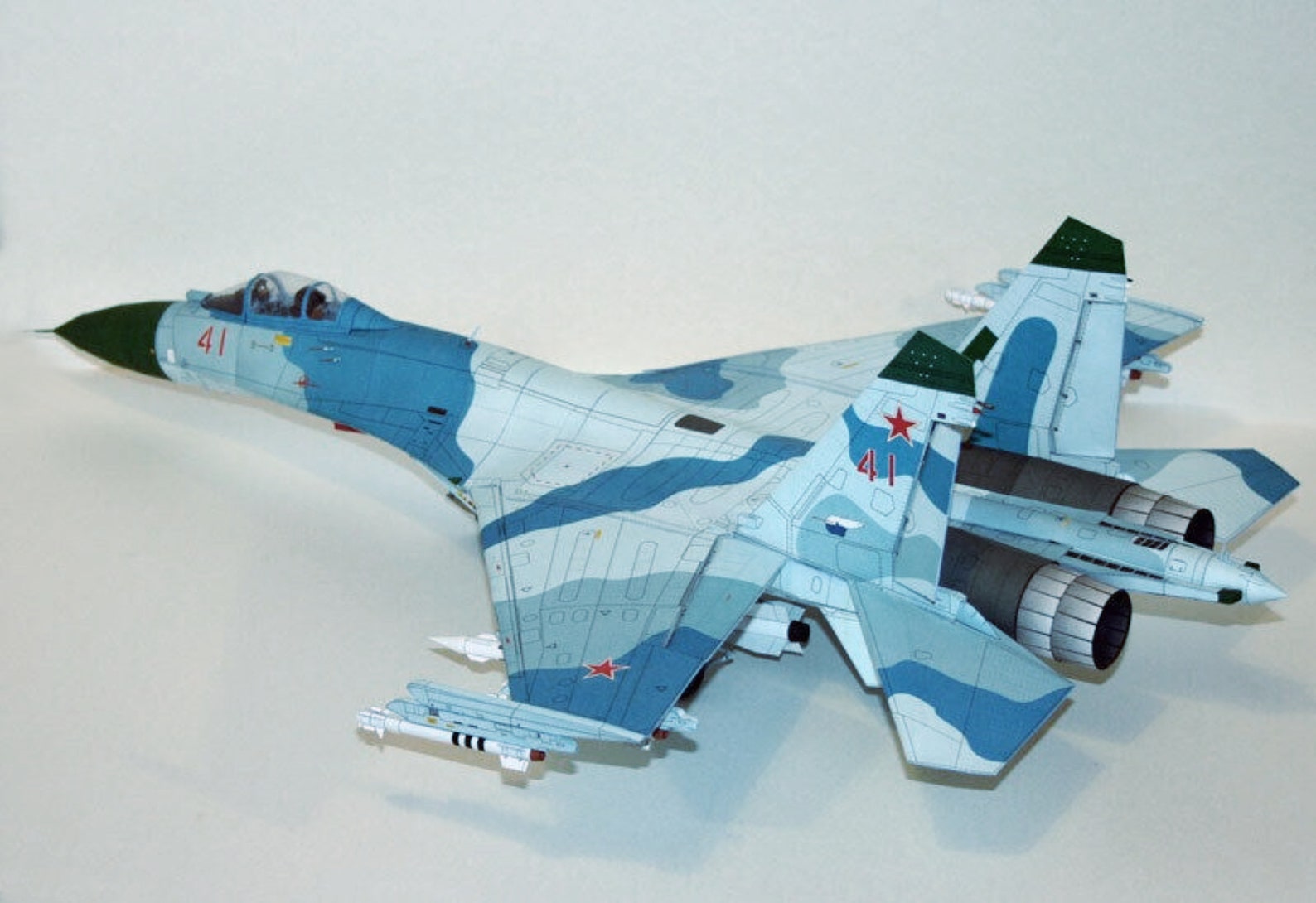 Kit PaperCraft Modèle créatif 3D d'avion Su-27 Flanker en papier Plans ...