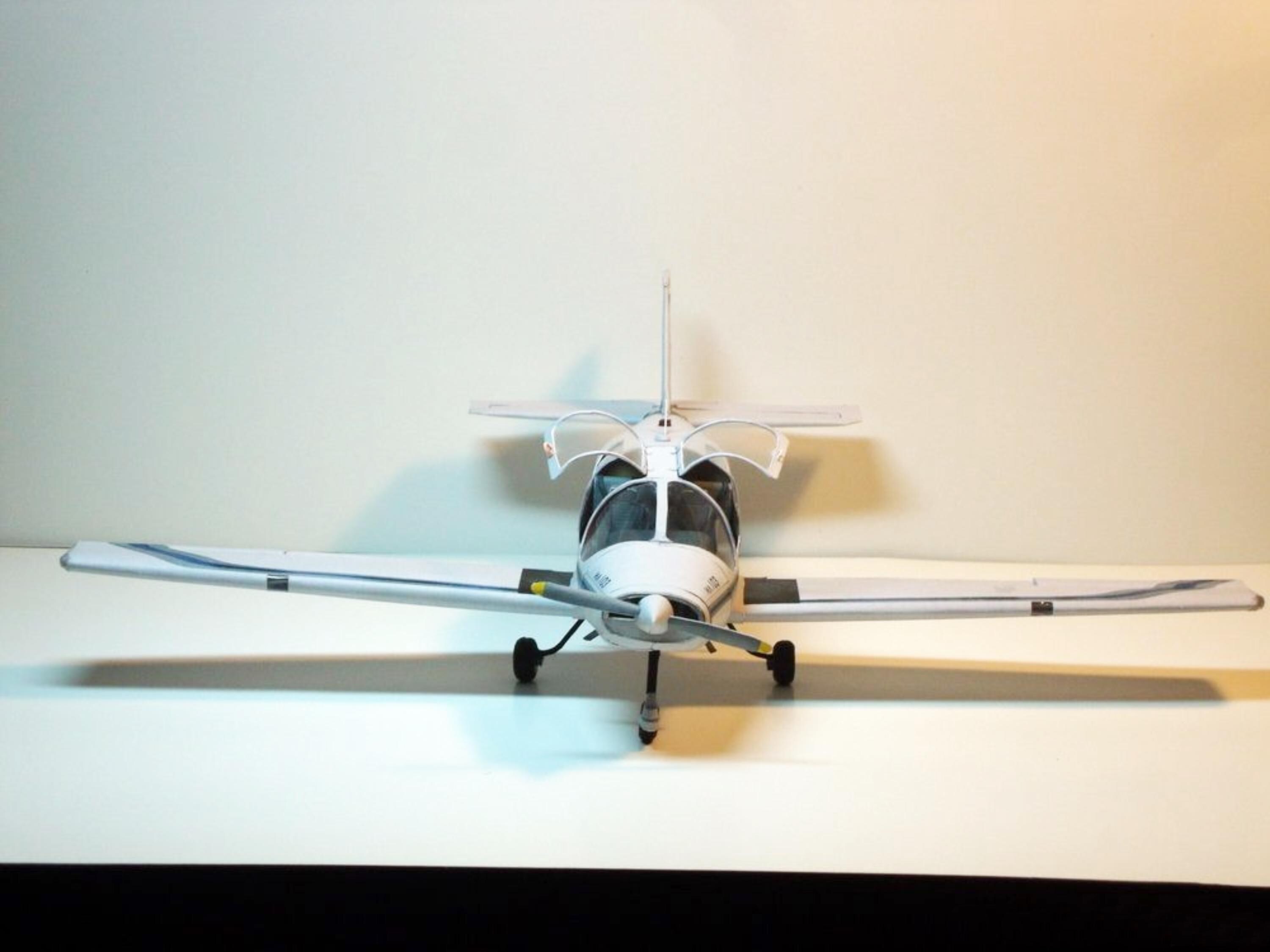 Kit PaperCraft Modèle 3D d'avion Iliouchine Il-103 en papier, plans PDF ...