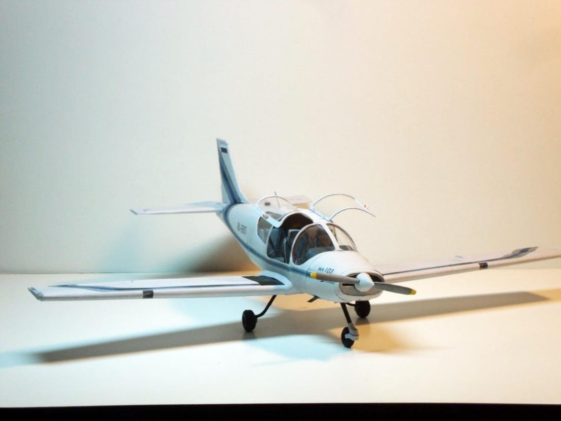 Kit PaperCraft Modèle 3D d'avion Iliouchine Il-103 en papier, plans PDF ...