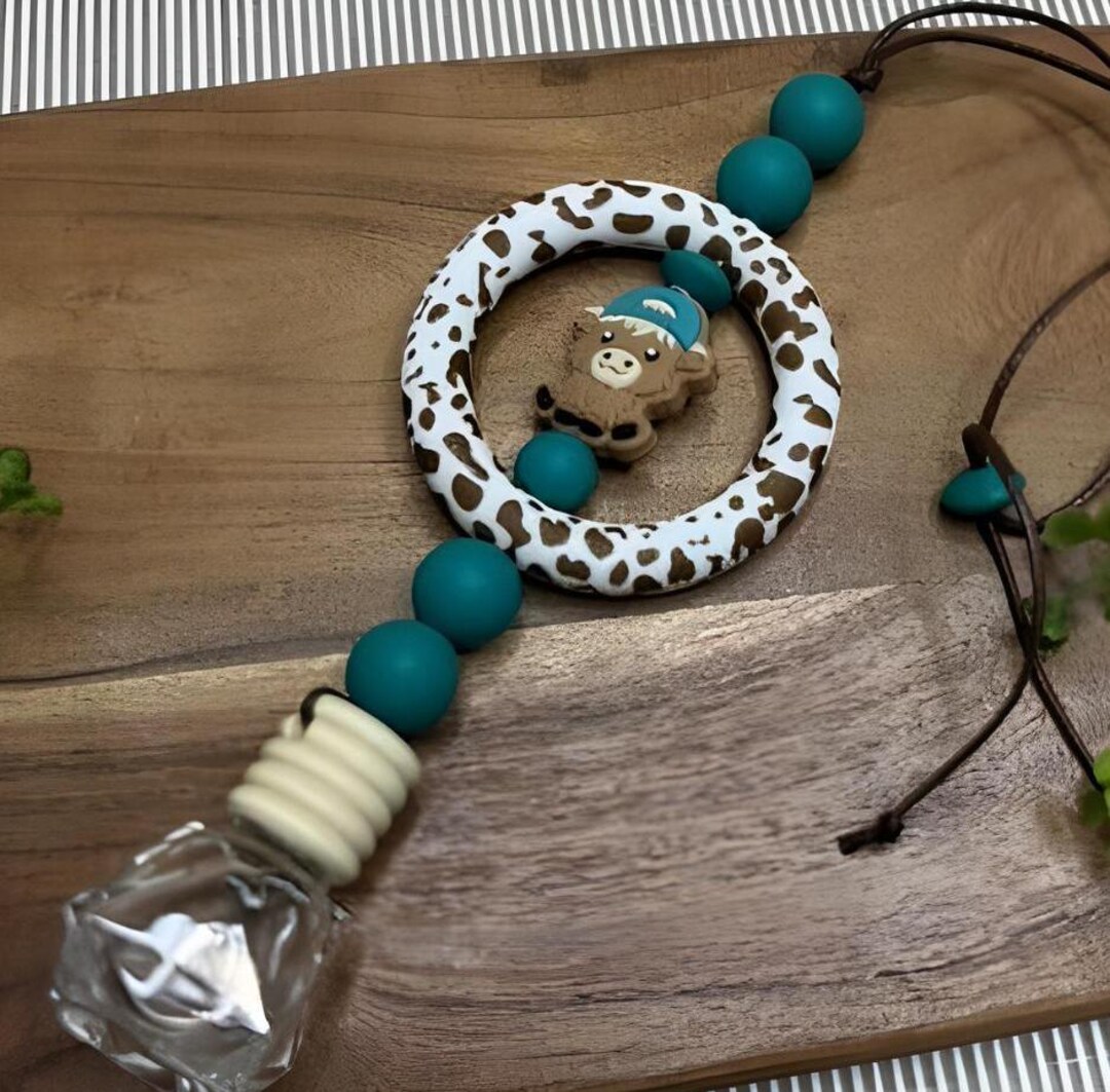 Highland Cow Oil Diffuser Car Charm: Rustic Farmhouse Air Freshener for Western-inspired Auto ...