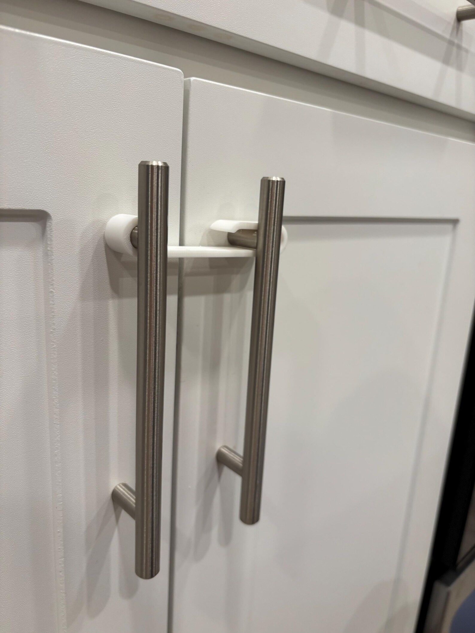 Baby-proof Cabinet Locks (6-pack), Easy One-handed Use, Easy Install ...