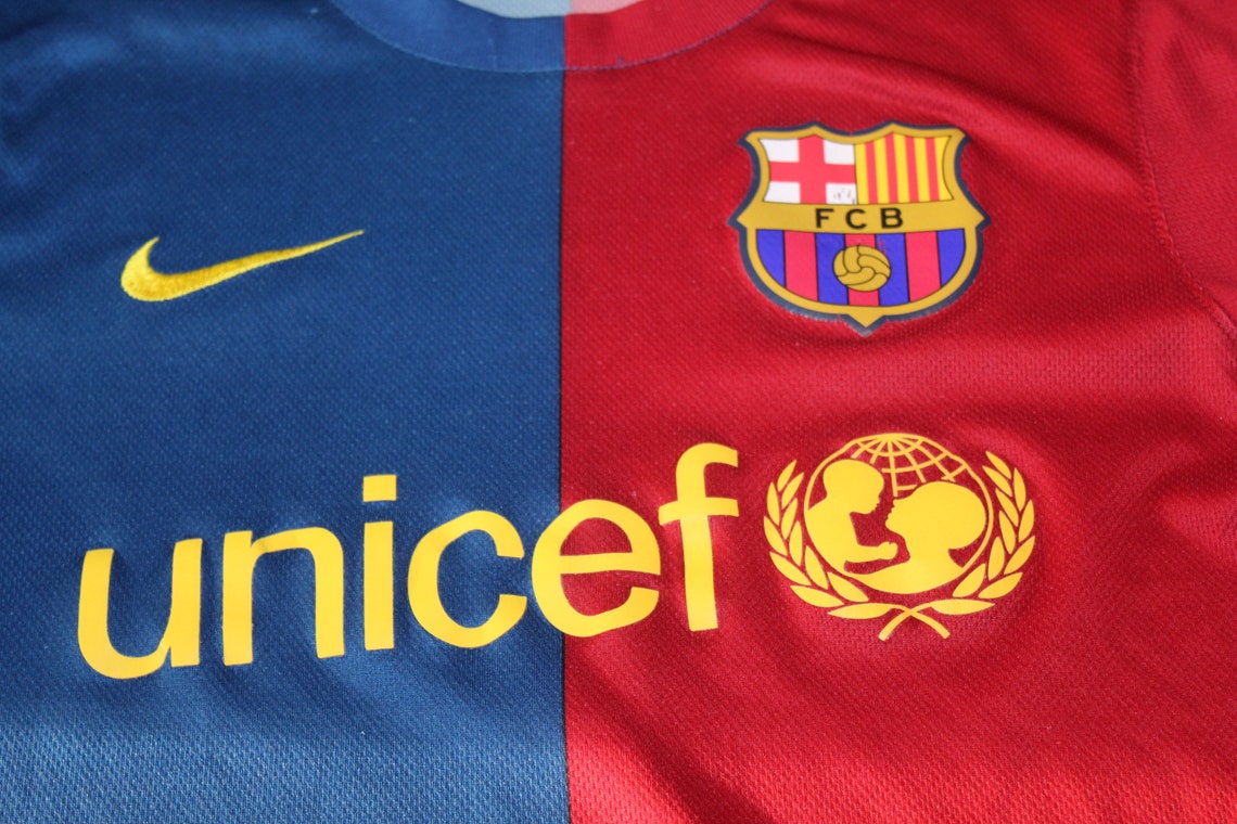 Nike Vintage FC Barcelona Home Soccer Jersey Small Unicef Futbol La ...