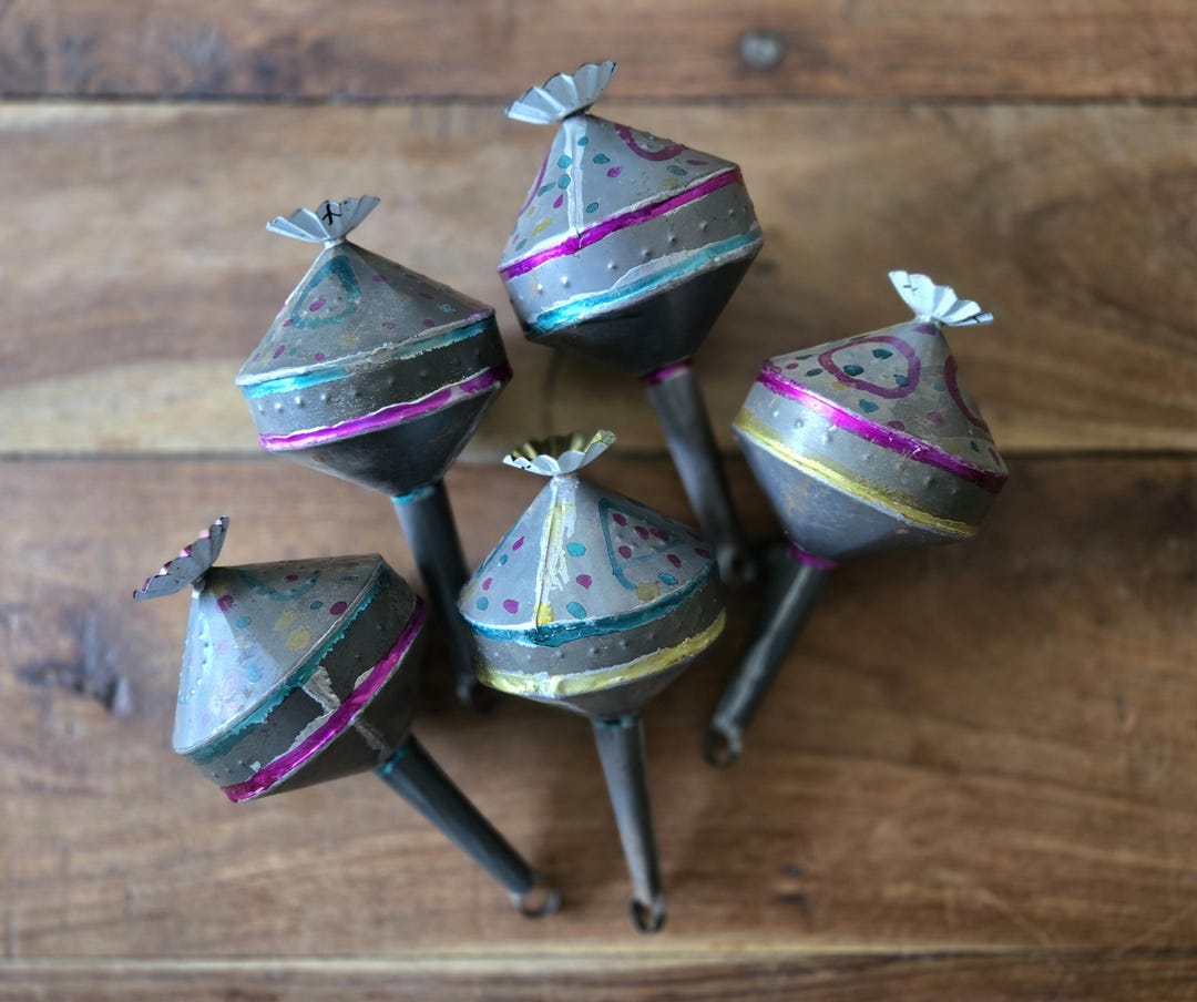 Vintage Mexican Folk Art Tin Maracas Mexican Art Mexican Tinware Mid ...
