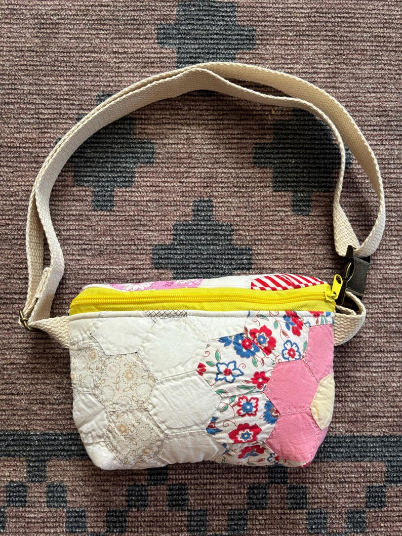 Grandmother's Garden Quilt Belt Bag - Etsy