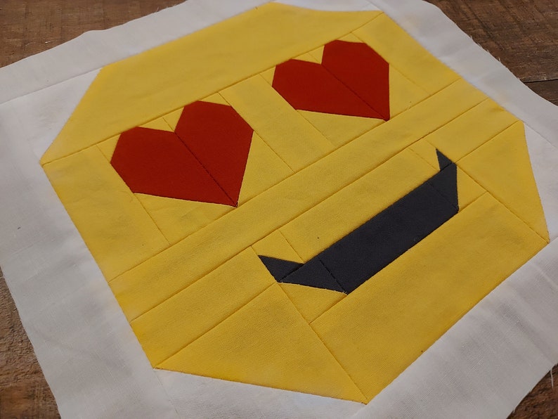 Heart Eyes Emoji PDF Quilt Block Pattern - Etsy