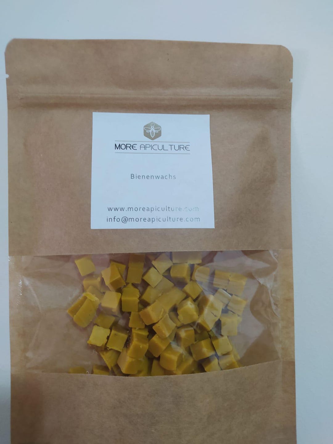 100% Beeswax Chunks Beeswax Cubes 1 Cm 1cm 1cm total Net Weitght 900 Gr ...