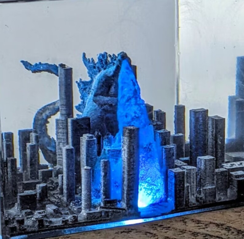 Titan Godzilla Resin Lamp , Monster Night Light, Handmade Gifts ...