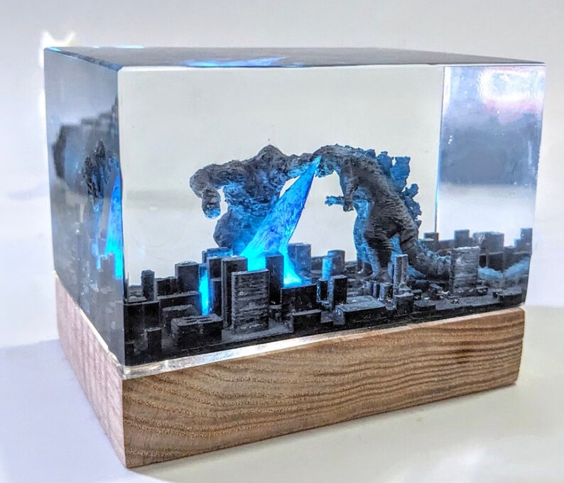 Monster Godzilla VS Kong Resin Lamp , Monster Night Light, Handmade ...