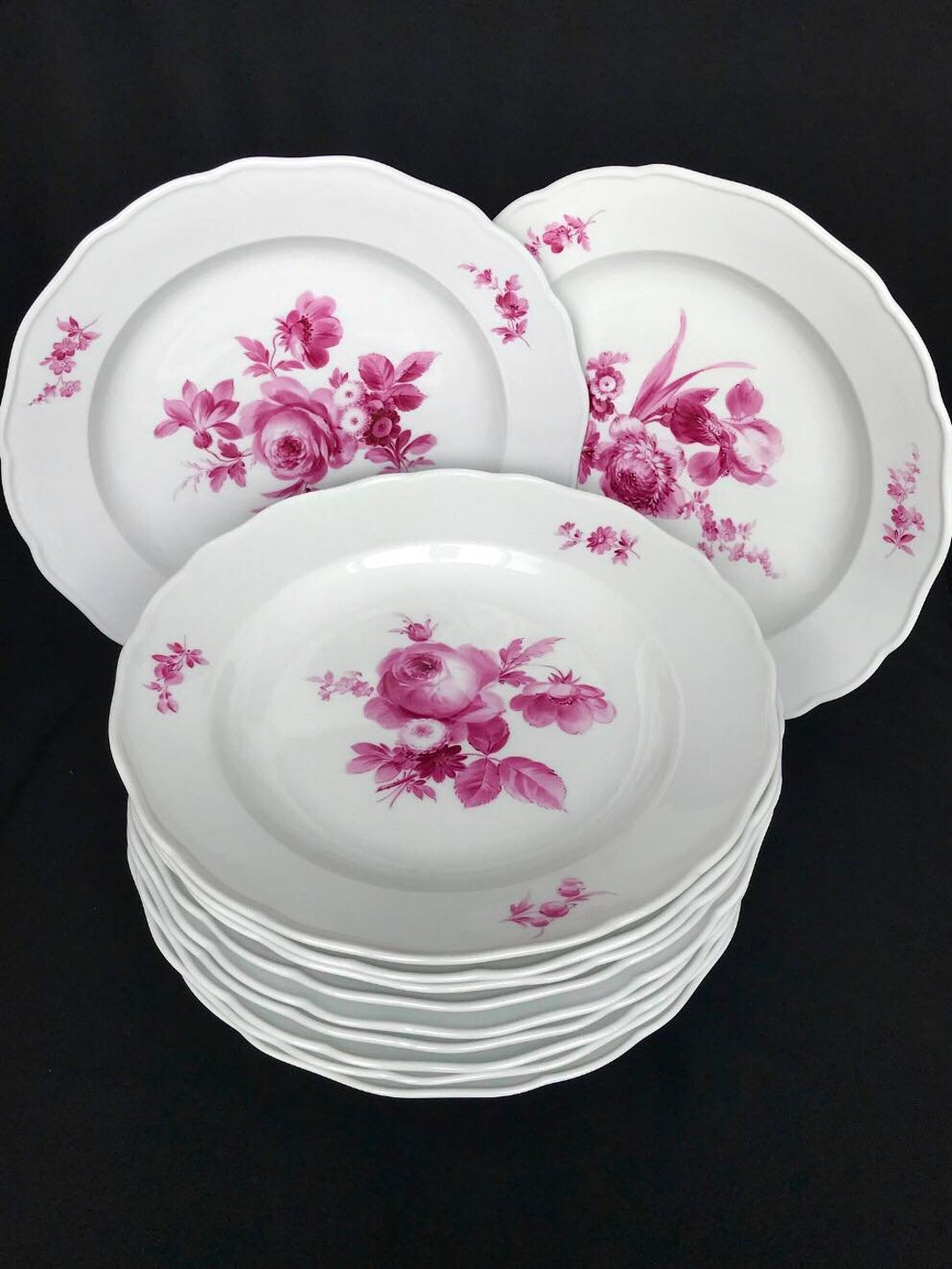 15 Pieces Meissen Dinner Plates With Pink Flowers. Meissen Scattered ...