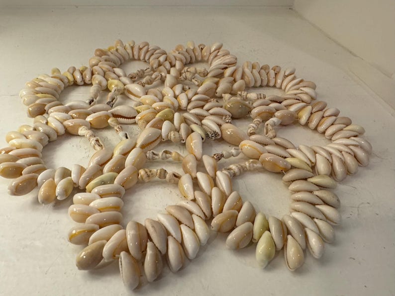 Vintage 1970’s Cowrie Shell Trivet - Etsy