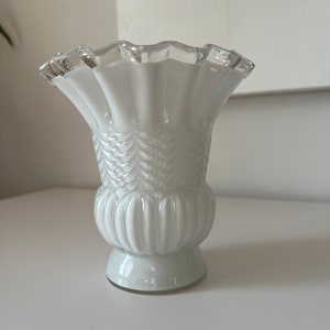 Rare 6” Vintage Silvercrest Milk Glass Vase - Etsy