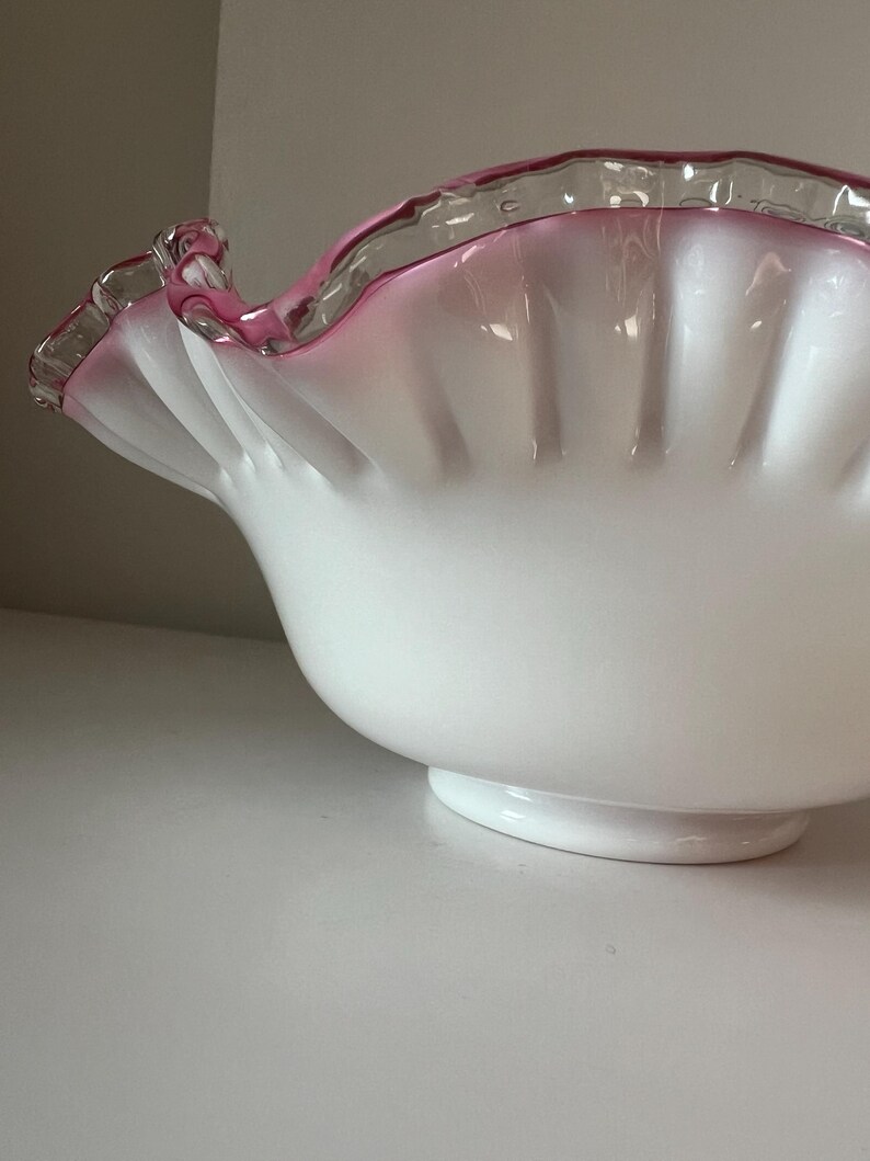 Vintage Fenton Pinkcrest Silvercrest | Pink & White Ruffled Edge Bride ...
