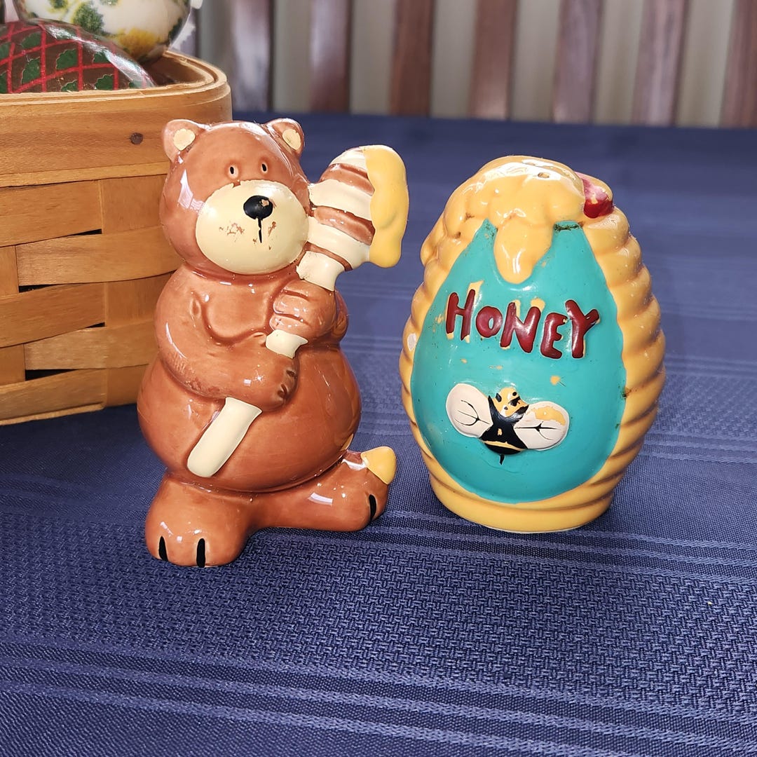 Russ Bear and Bee Hive Salt and Pepper Vintage Figural S&P Shakers - Etsy