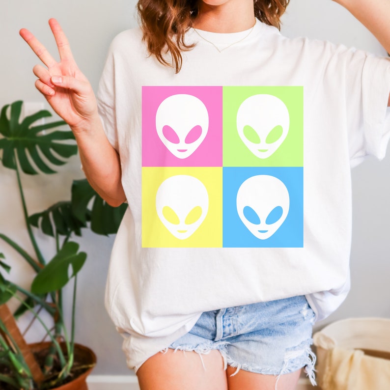 Y2K Alien Shirt Retro 90s T-shirt Neon Graphic Tee Alt Clothing Gen Z ...