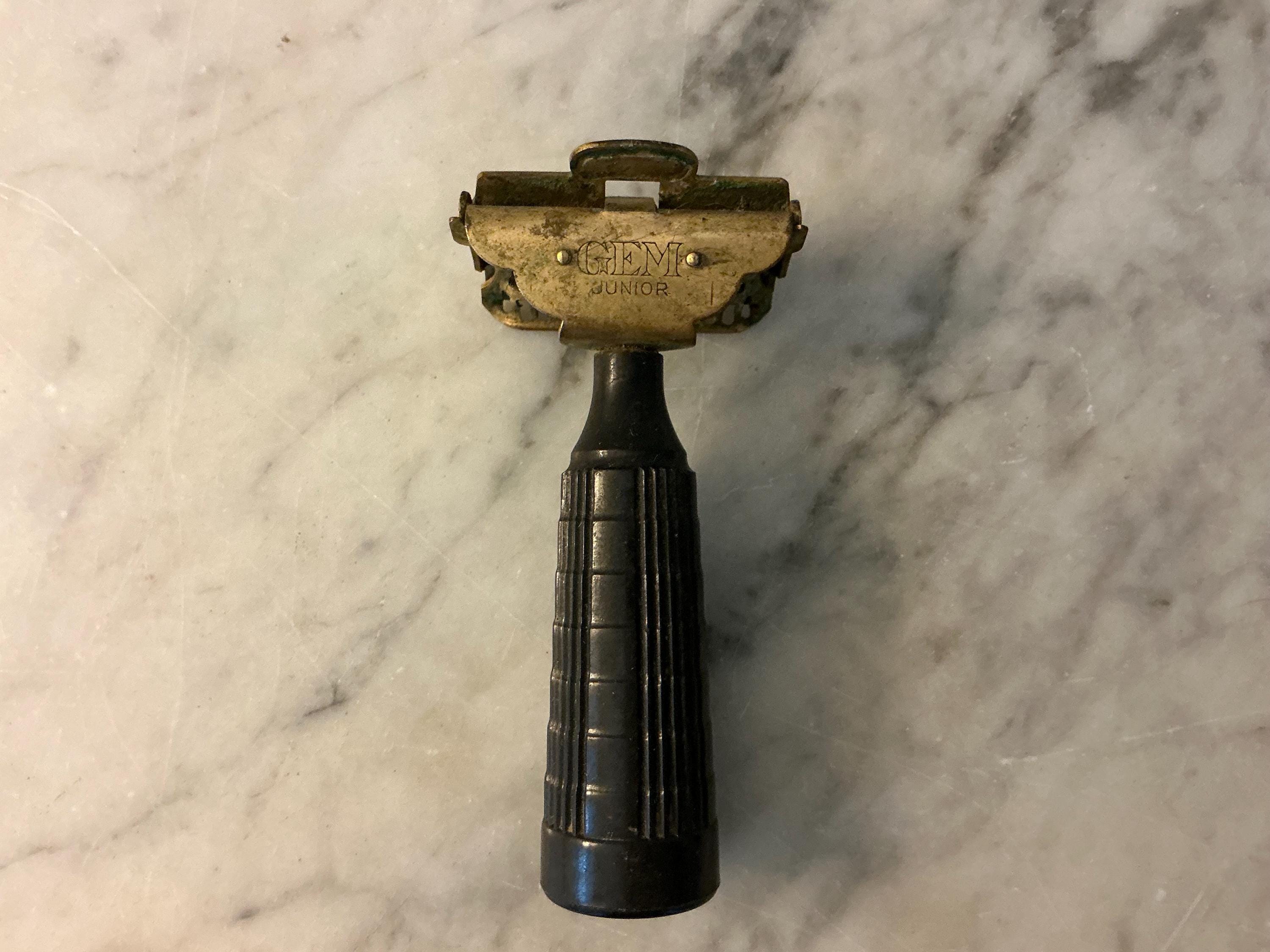 Antique Gem Junior Safety Razor Featuring a Thick Black Bakelite Handle ...