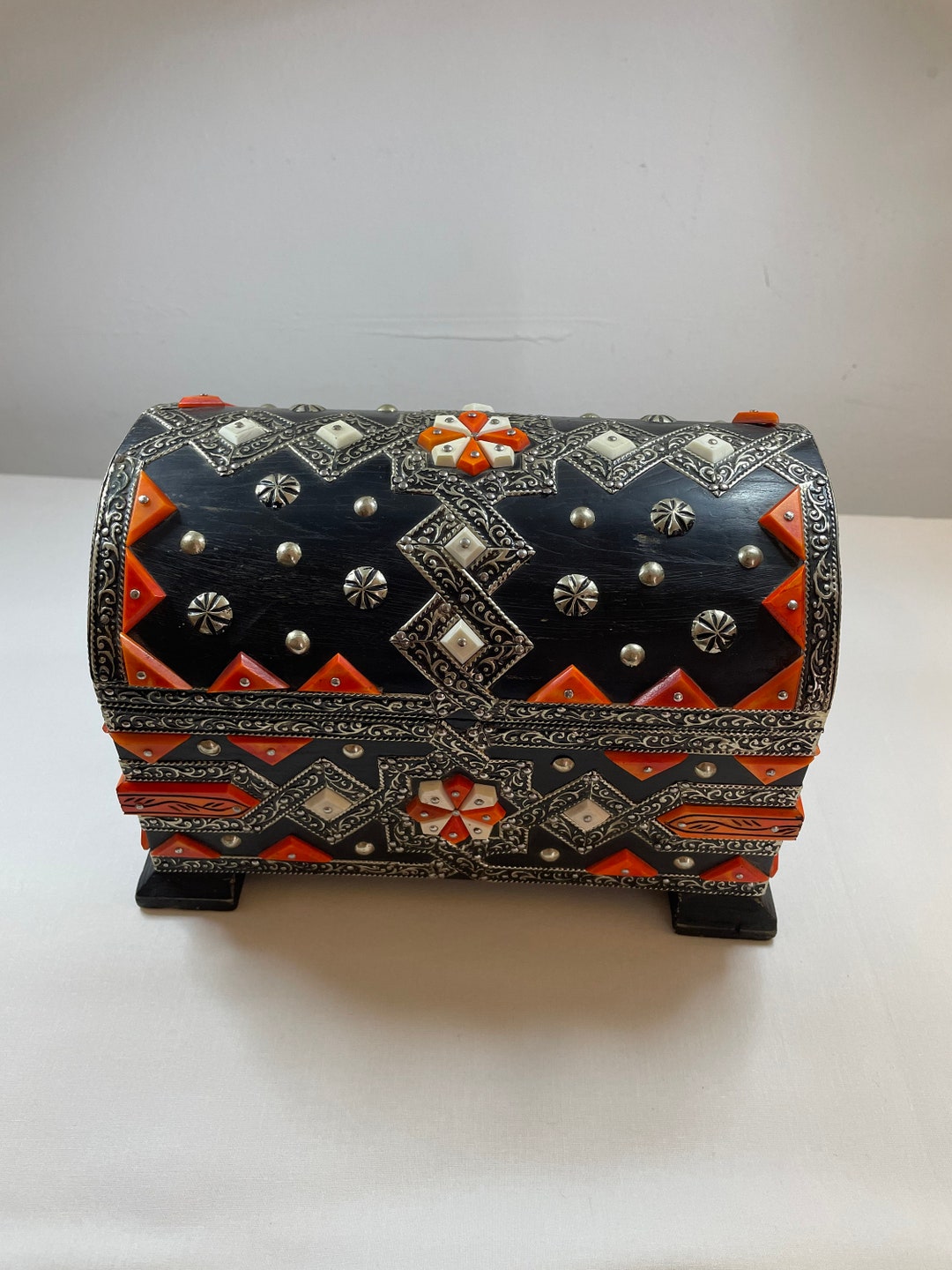 Handmade Moroccan Jewelry Box: Elegant Fusion of Color With Henna ...