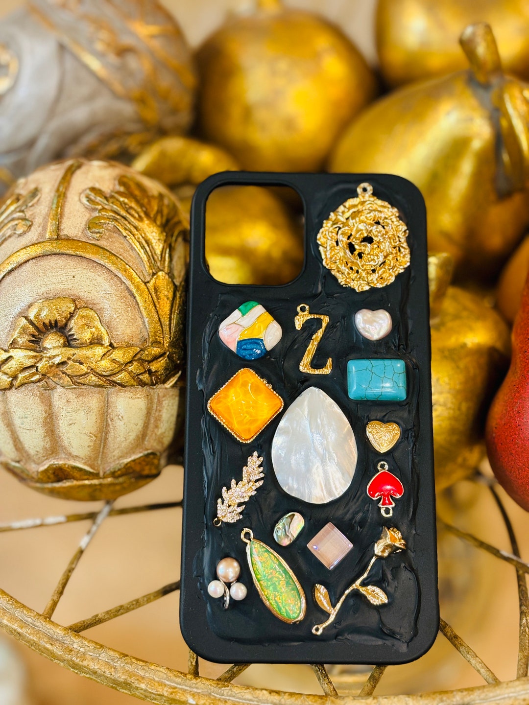 Handcrafted MEMOR Style iPhone Case. Natural Pearls, Mother-of-pearl ...