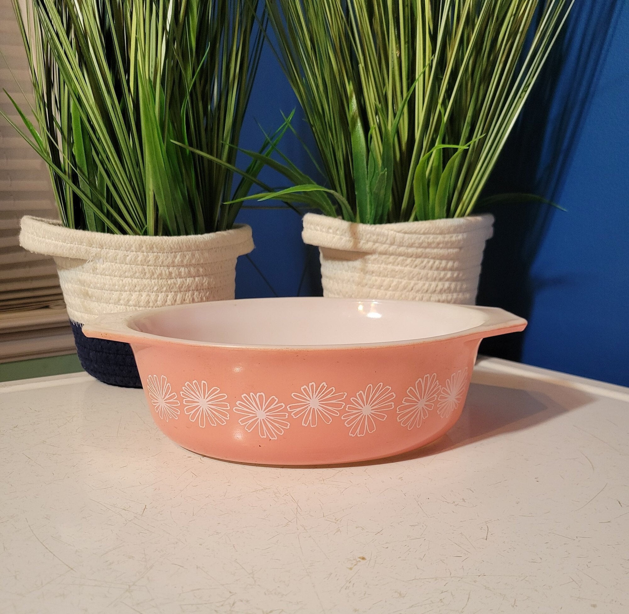 Vintage PYREX Pink White Daisy Casserole Baking Dish 1 1/2 Qt 043 No ...