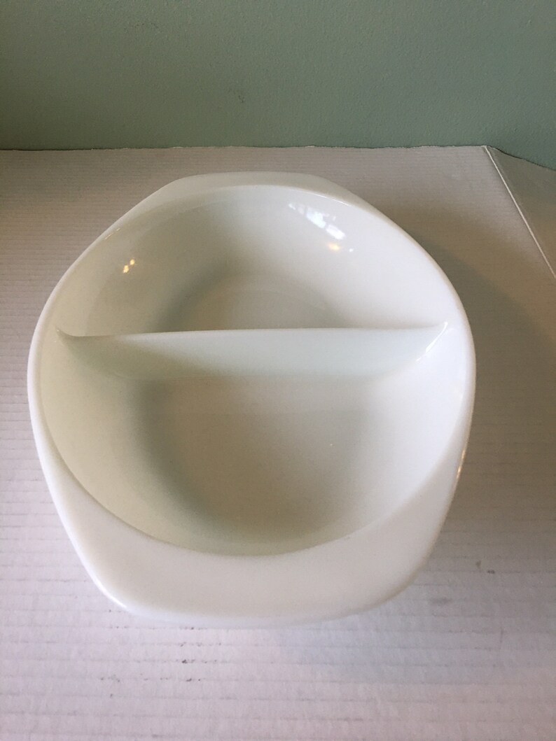 Vintage Pyrex Oval Divided Serving Dish 1.5 Quart White Milk Baking ...