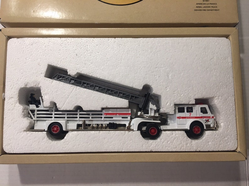 1994 Corgi Classics LE American Lafrance Denver FD Aerial Ladder Truck ...