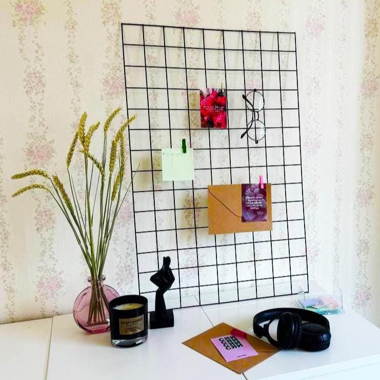 Wall Hanging Organize Board for Accessories, Decorative Meshed Photo ...