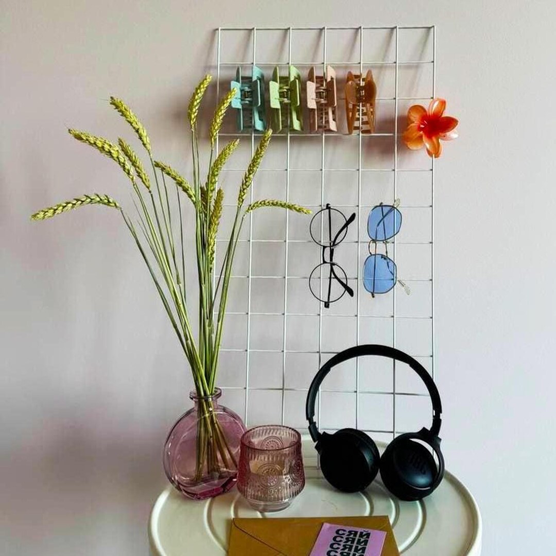 Wall Hanging Organize Board for Accessories, Decorative Meshed Photo ...