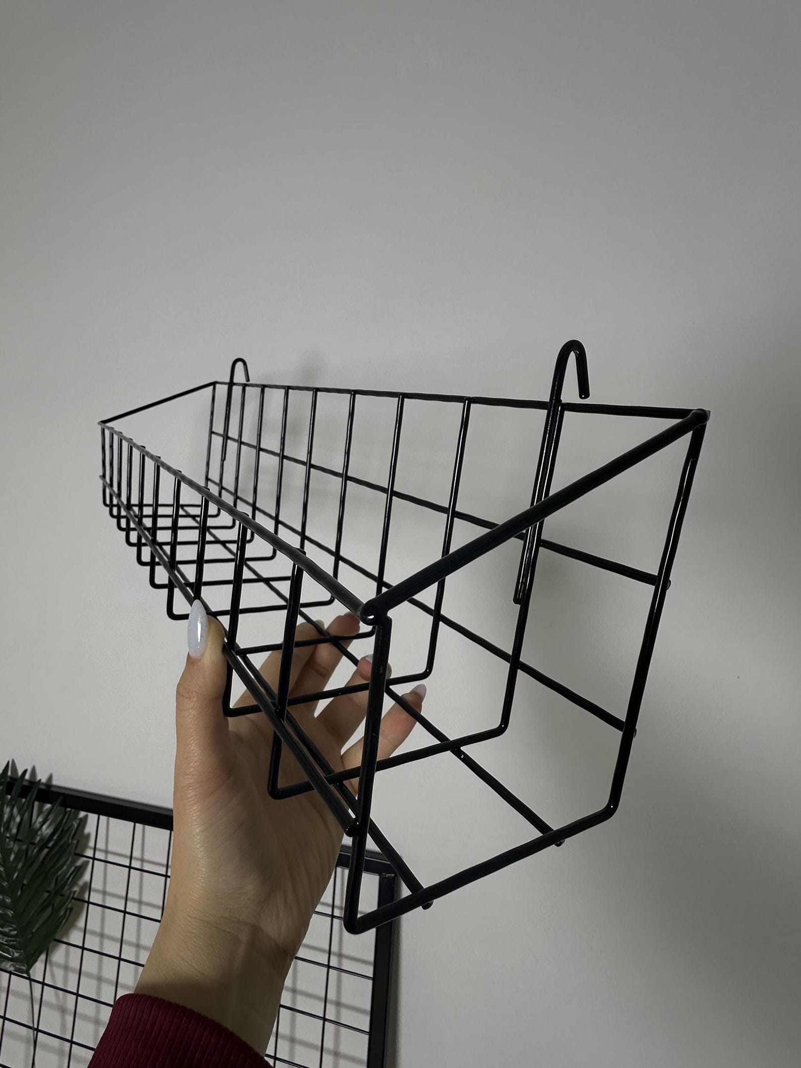 Large Hanging Wire Basket for Wall Grid, Black or White Mesh Storage ...