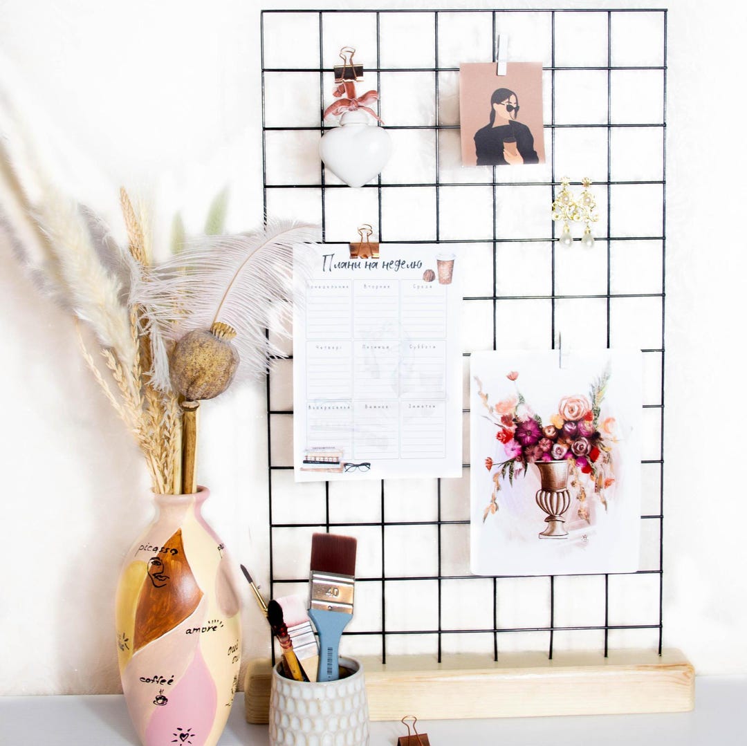 Wire Tabletop Grid in White & Black, Metal Photo Notice Board With Free ...