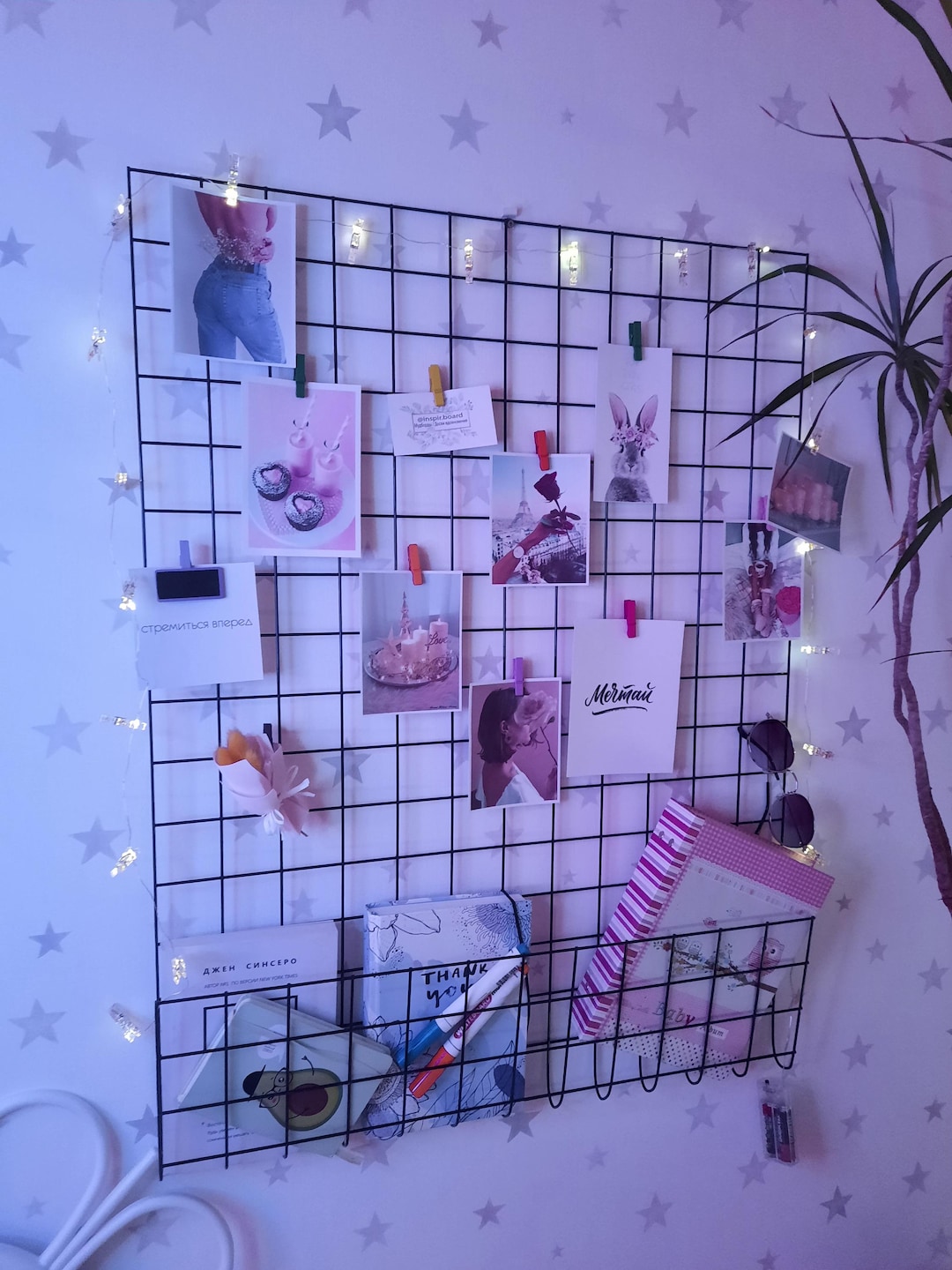 Metal Wall Grid Photo Display for Christmas Cards, Modern Minimalist ...