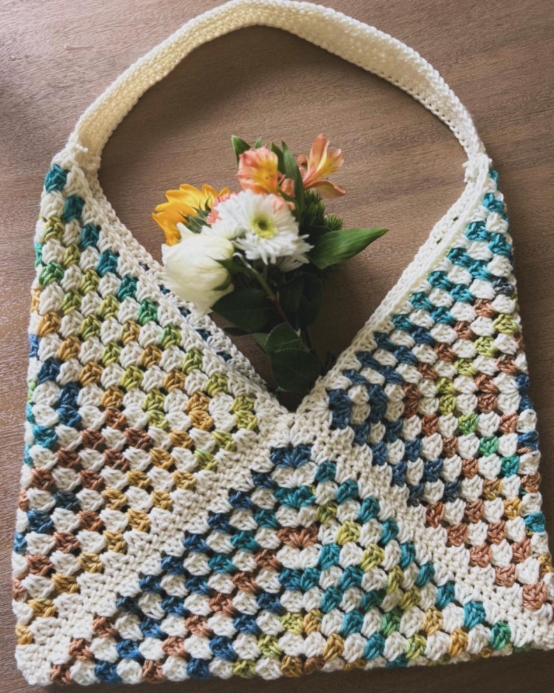 Triangle Granny Square Bag Pattern | Granny Square Pattern | Crochet ...
