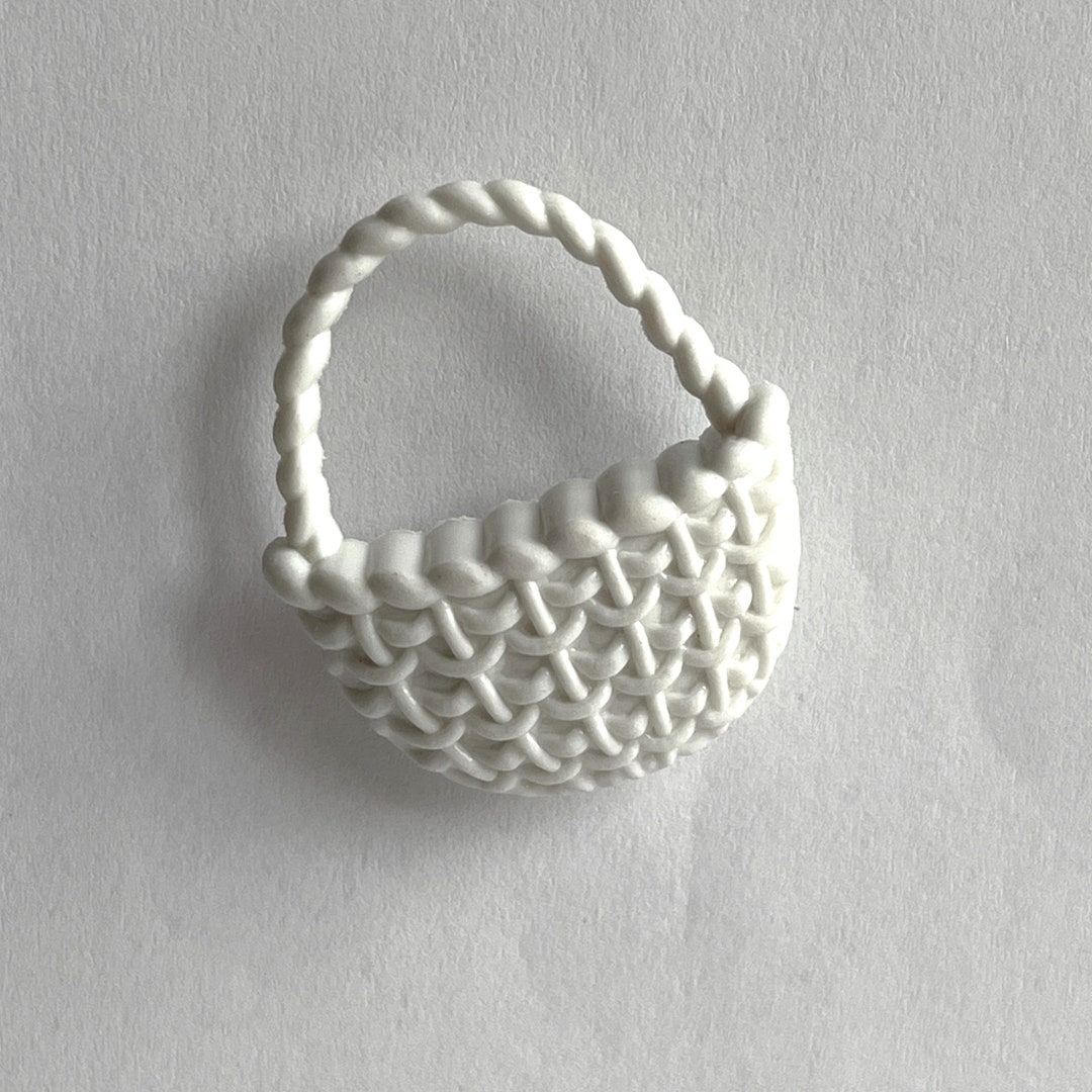 1 1/4" White Basket Novelty Button, Plastic, 1 Button - Etsy