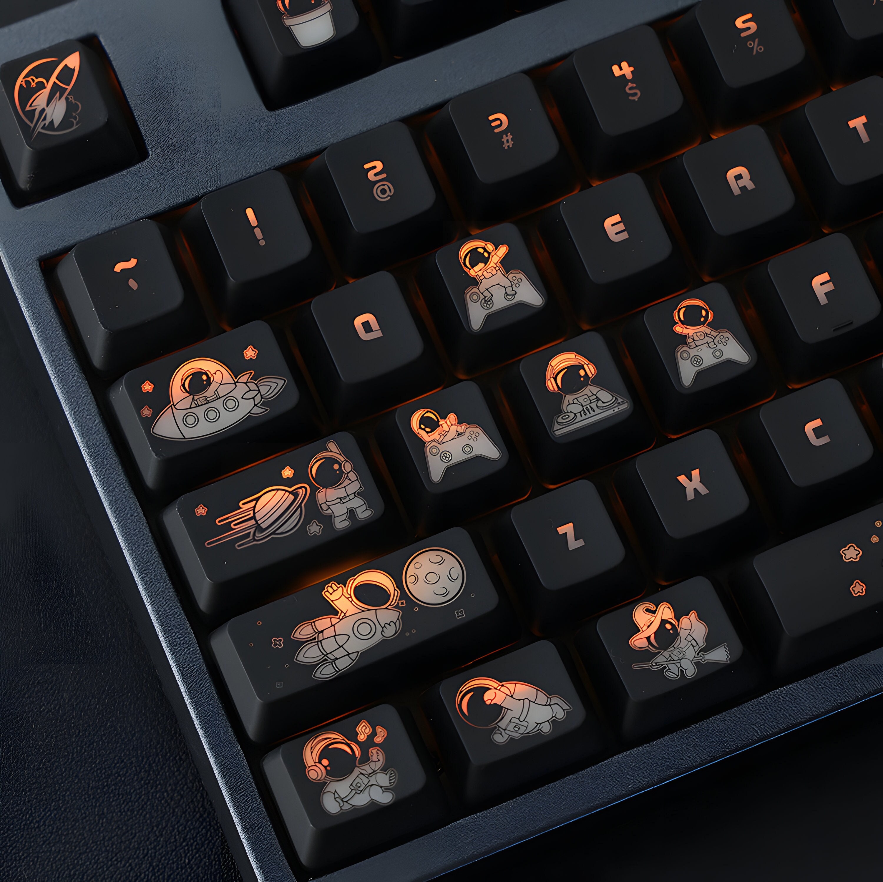 Keycap Set Backlit Pbt Keycap Set Astronaut Art Tech Accessories Cute ...