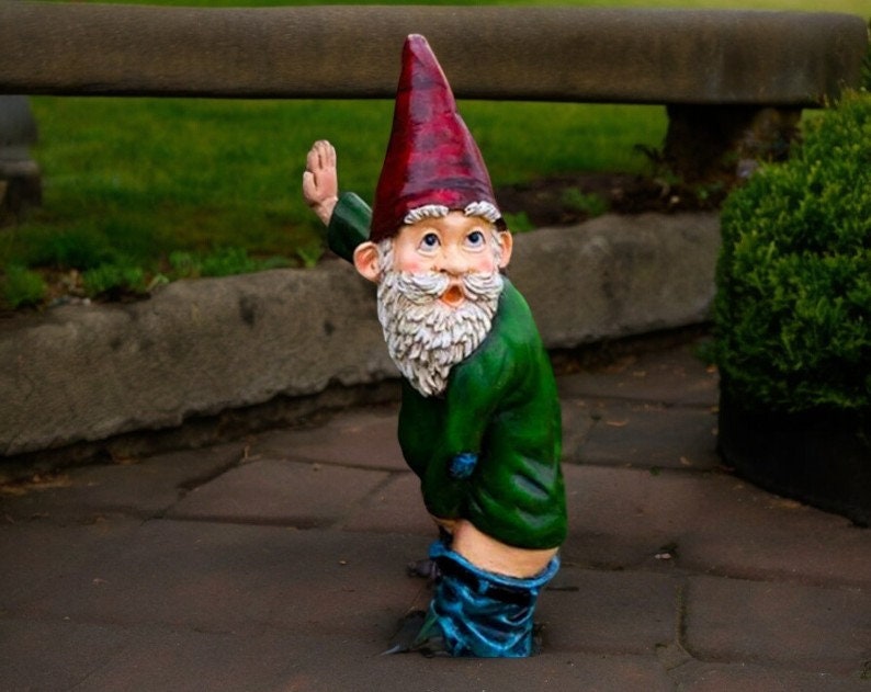 Funny Peeing Outdoor Gnome Handcrafted Garden Gnomes Unique Urinating ...