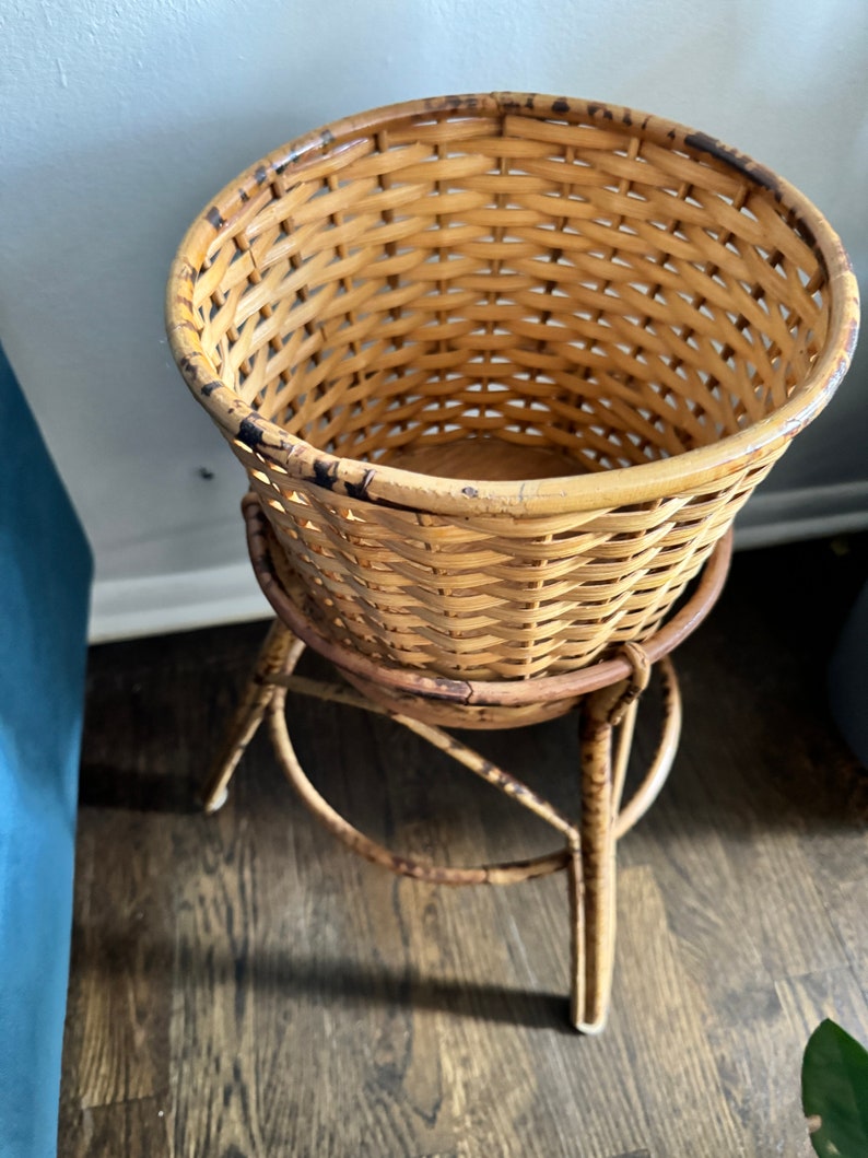 Vintage Burnt Bamboo Rattan Plant Stand W/ Planter Basket Vintage ...