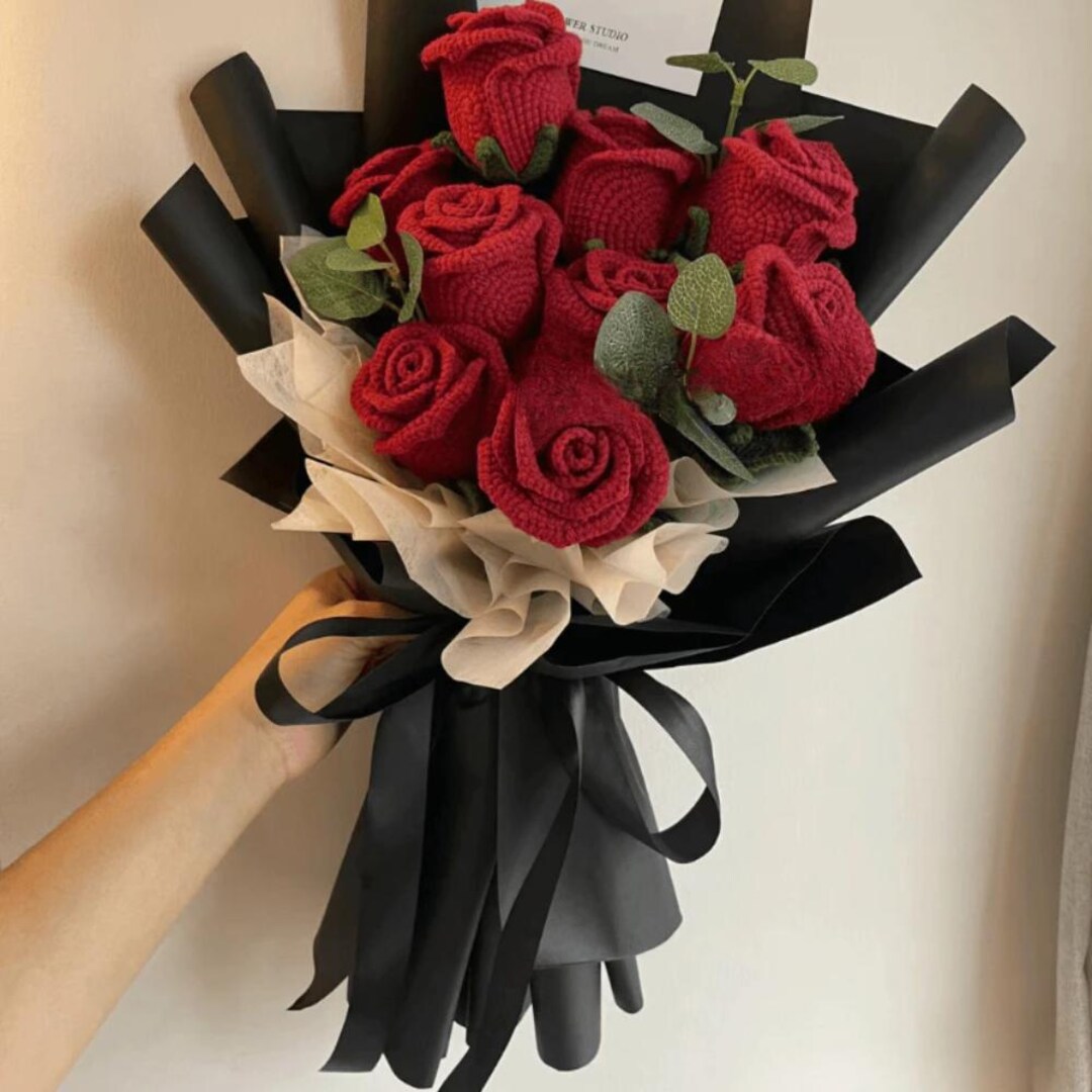 8th March Women's Day Gift, Crochet Rose Bouquet, Gift Handmade Crochet ...