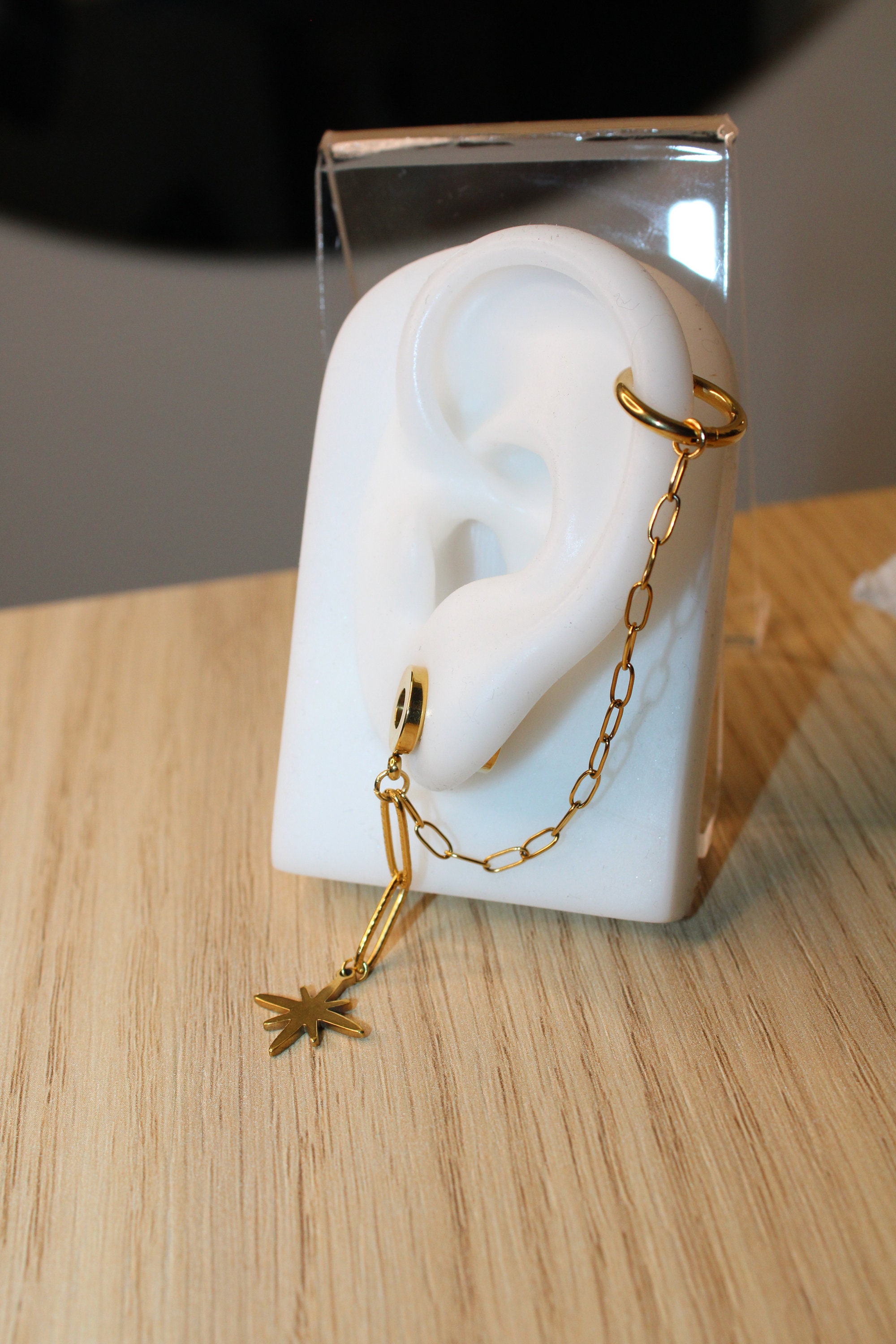 6mm Screw Ear Expander With Star Pendant and a Chain for Conch or Helix ...